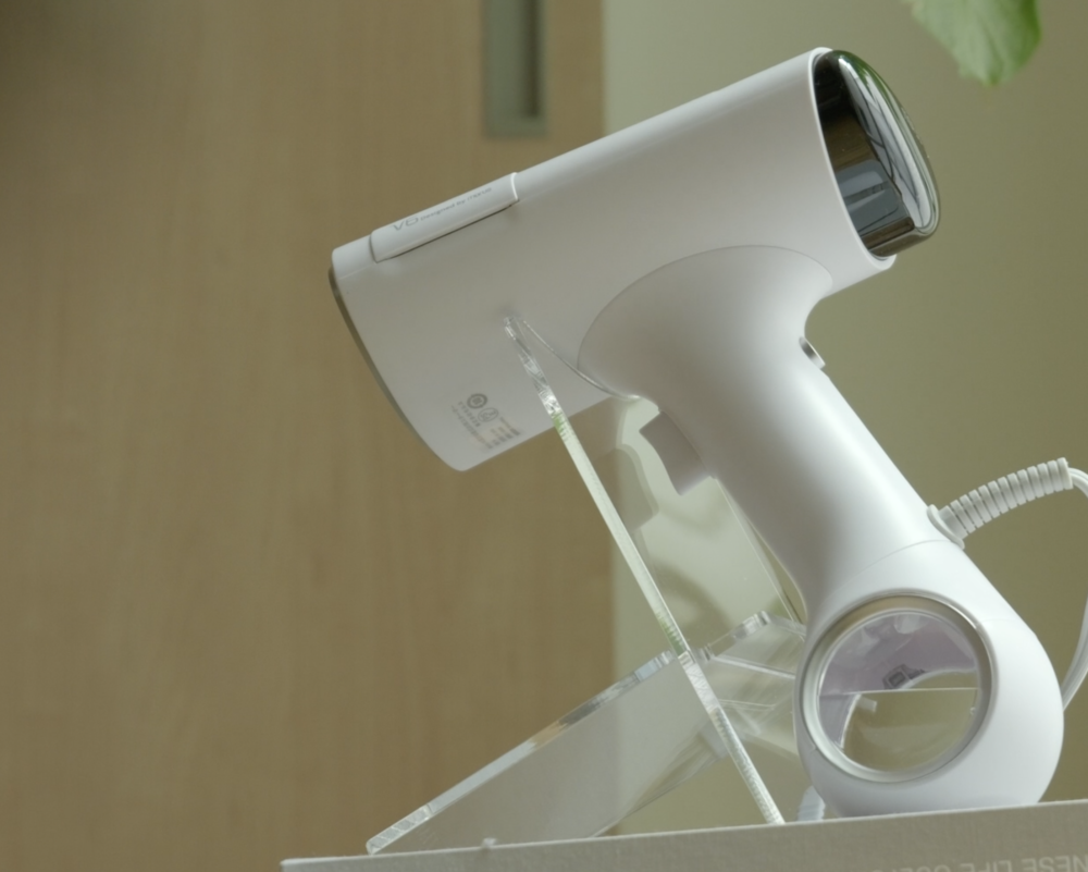 【Morus V6レビュー】吸引式でプロ級の仕上がり衣類スチーマー | YUKICH NO HOME